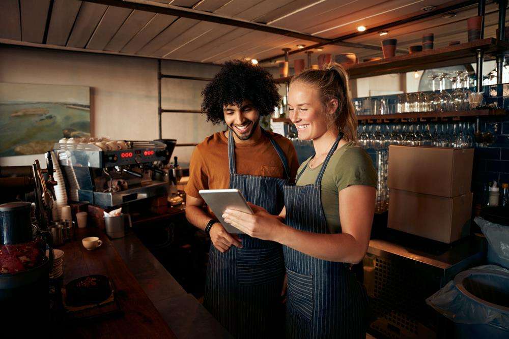 The Best Server Uniforms: What to Wear for Comfort and Professionalism ...